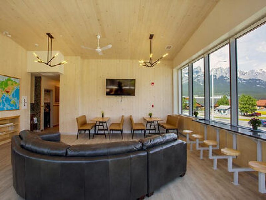 4 Places Where to Stay around Banff National Park, Canada