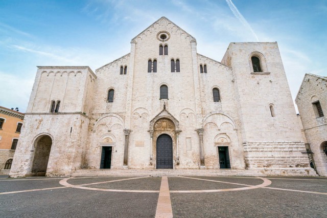 Where to Stay in Bari: 5 Epic Areas + TOP Hotels for 2024