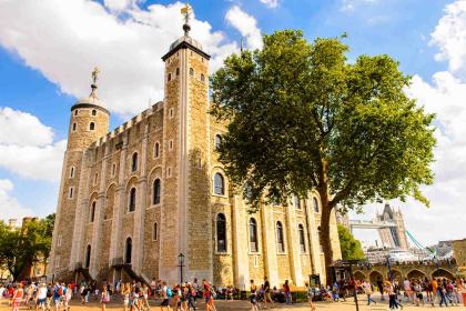 How to Book Tower of London Tickets + 8 Useful Tips to Know!
