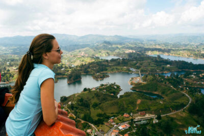 23 Best Instagram Travel Photo Poses to Try on Holiday!